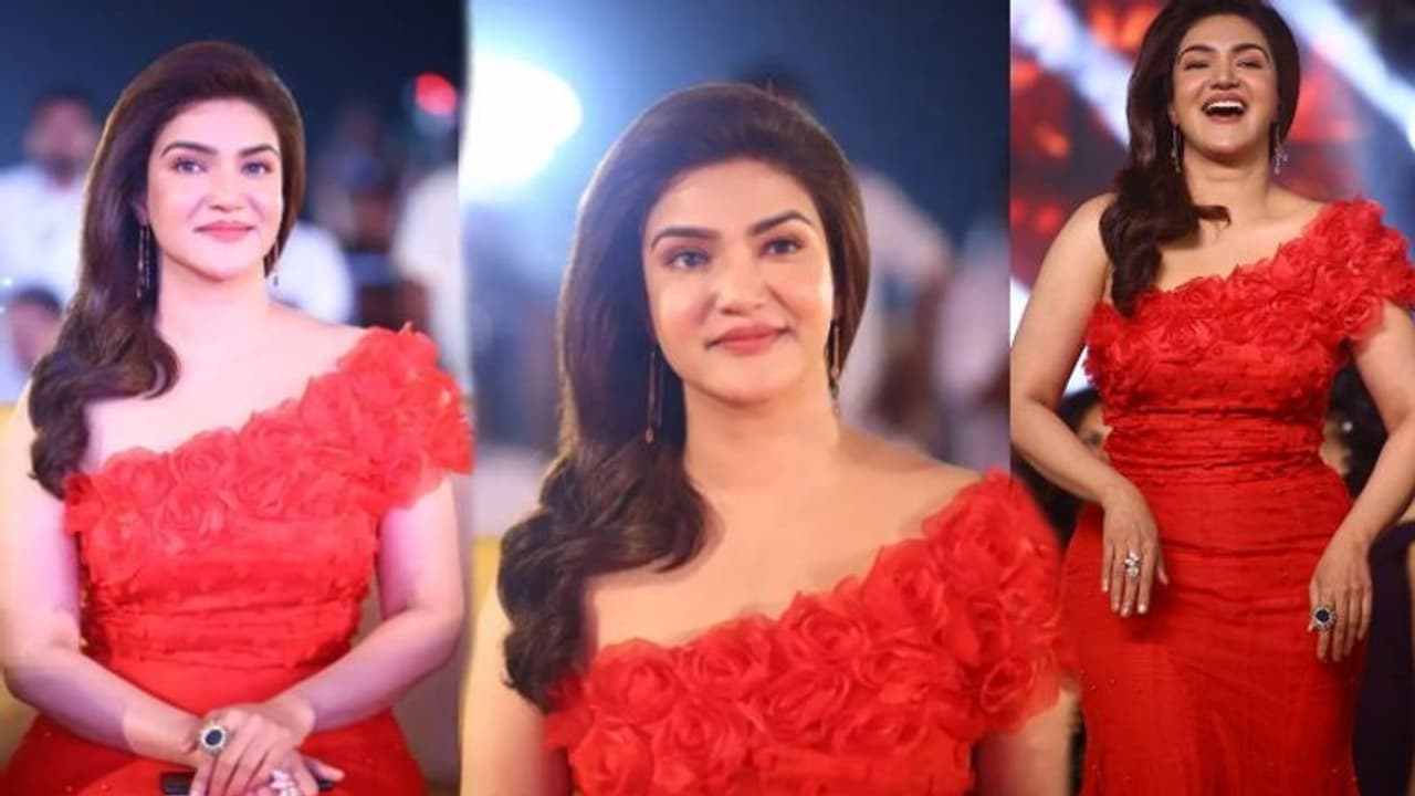 ఎరుపెక్కిన అందాలతో బాలయ్య భామ రచ్చ.. రెడ్‌ డ్రెస్‌లో హనీ రోజ్‌ ఇంత హాట్ ...