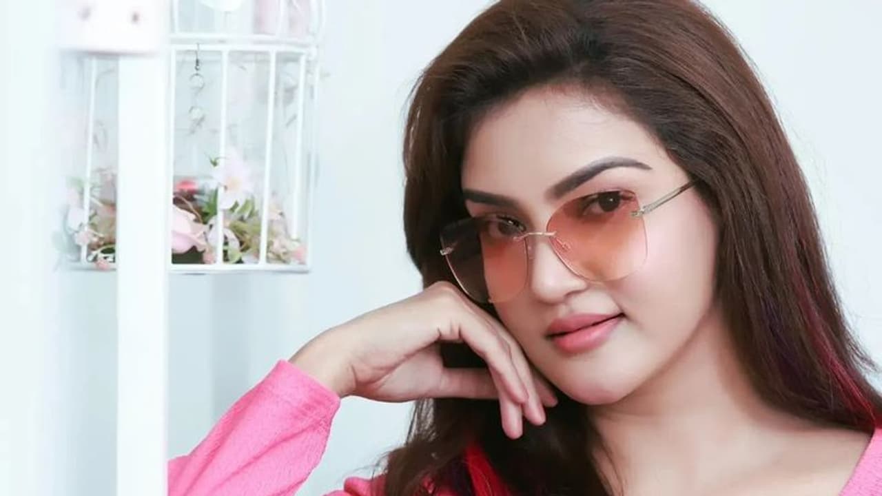 Honey Rose: పెళ్లి అనేది బాధ్యత అందుకే అక్కడి వరకూ వెళ్ళను ప్రేమతో ...
