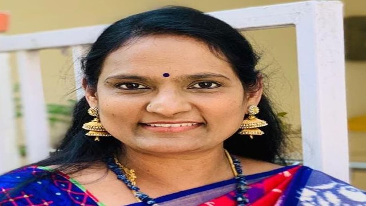డా.కె.గీత కవిత : పాండమిక్ ప్రపంచపు పిట్ట | Telugu Poem Written By Dr ...