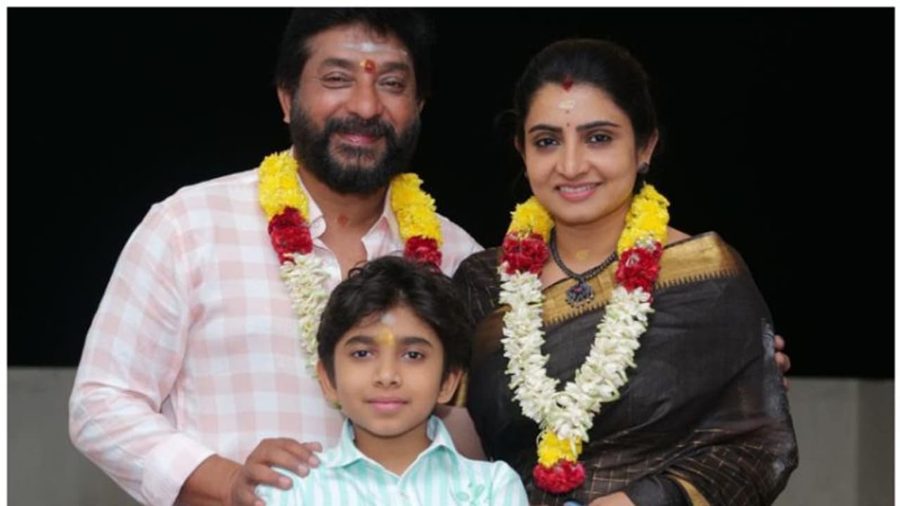 சொந்த வீடு கட்டி கிரஹப்பிரவேசம் செய்த பாண்டியன் ஸ்டோர் தனம்..! குவியும் ...