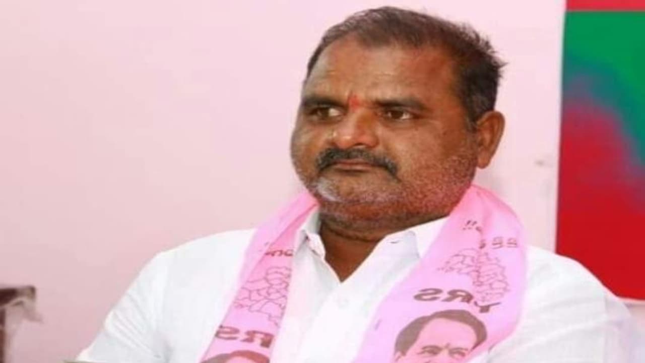 జగిత్యాలలో ఎమ్మెల్సీ కవిత పర్యటన వేళ అపశృతి.. డ్యాన్ చేస్తూ కుప్పకూలి ...