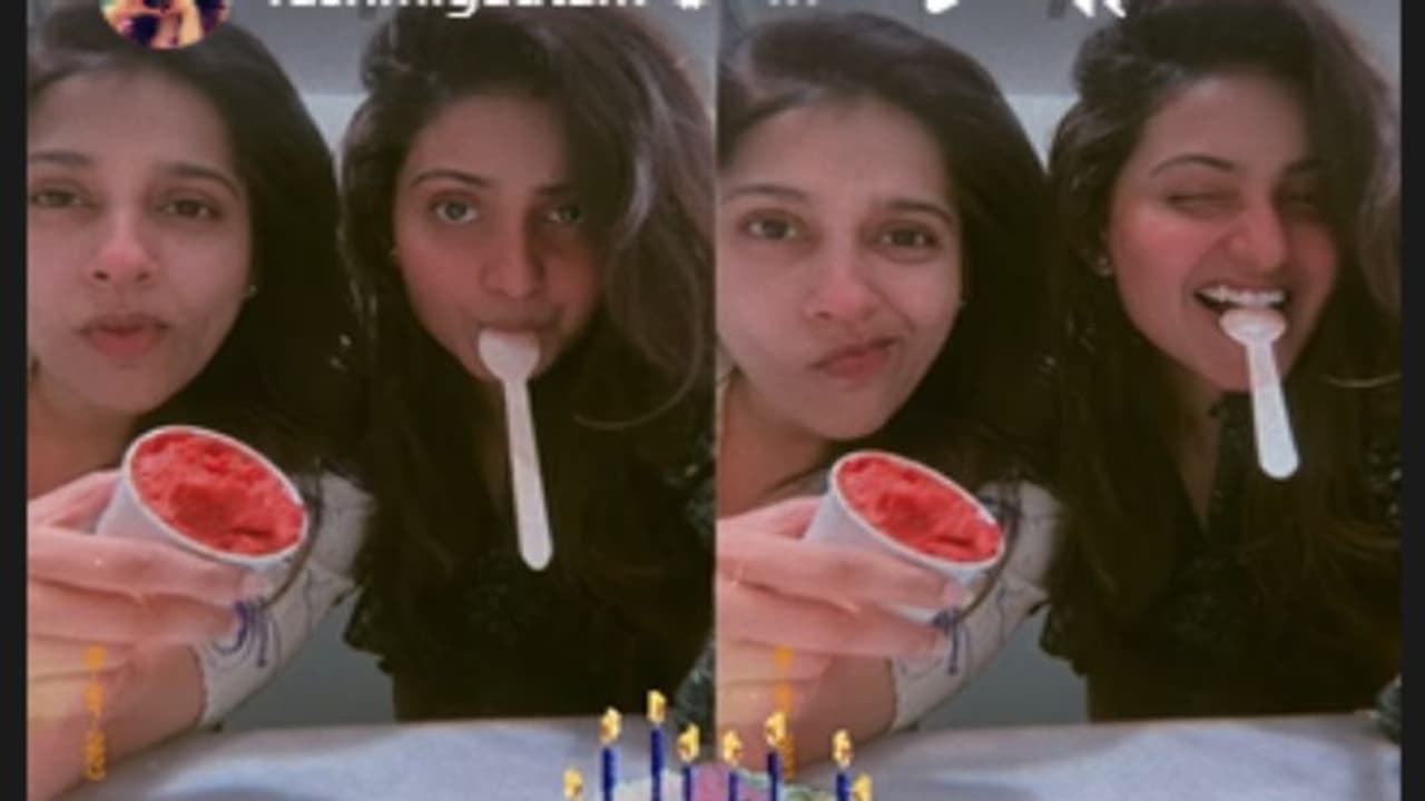 అర్థరాత్రి మేకప్‌ లేకుండా రెచ్చిపోయిన యాంకర్‌ రష్మి, దీపికా పిల్లి ...