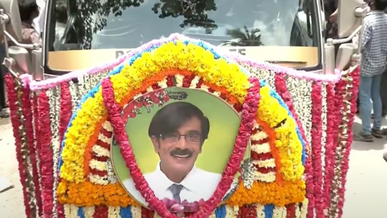 Manobala last rites Live : மறைந்த நடிகர் மனோபாலாவின் இறுதிப் பயணம் ...