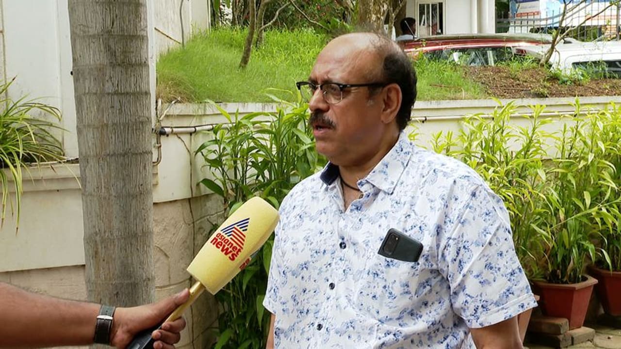 മലയാളത്തില്‍ ഒരു പടവും ഇതുവരെ നൂറുകോടി കളക്ഷന്‍ നേടിയിട്ടില്ലെന്ന് നിര് ...