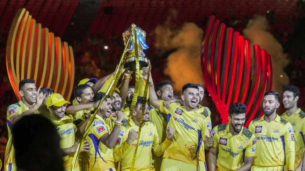 'One last hurrah' for Dhoni as CSK beats GT in last-ball thriller to ...