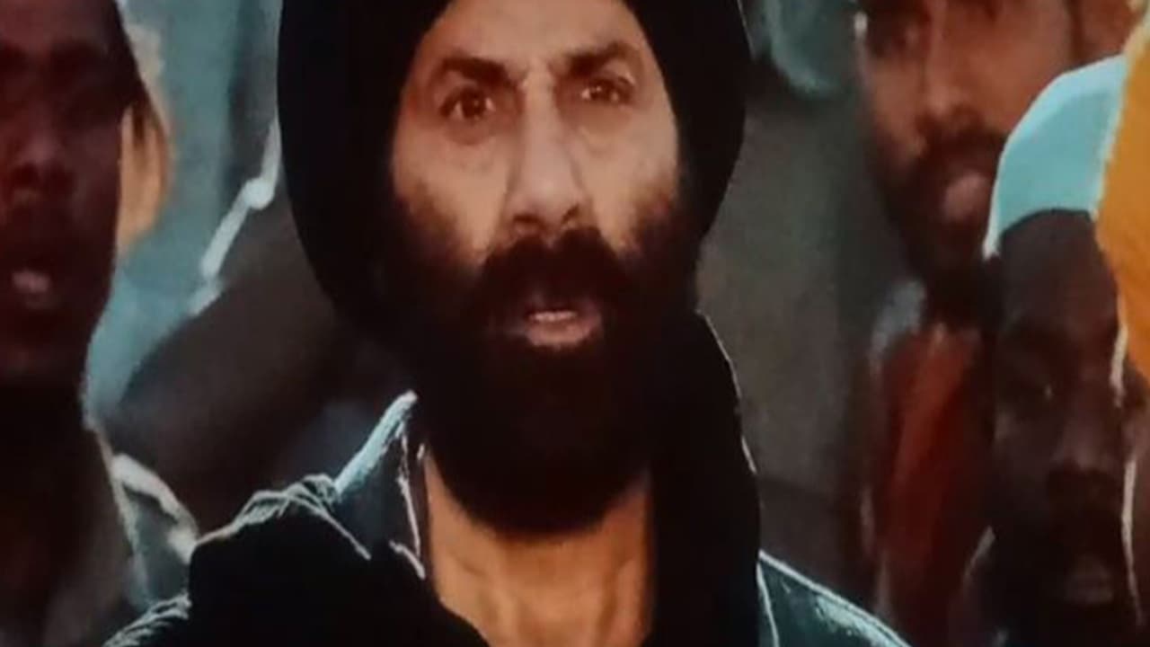 'Gadar 2' Dialogue: दामाद है ये पाकिस्तान का, इसको नारियल दो..., गदर 2 ...
