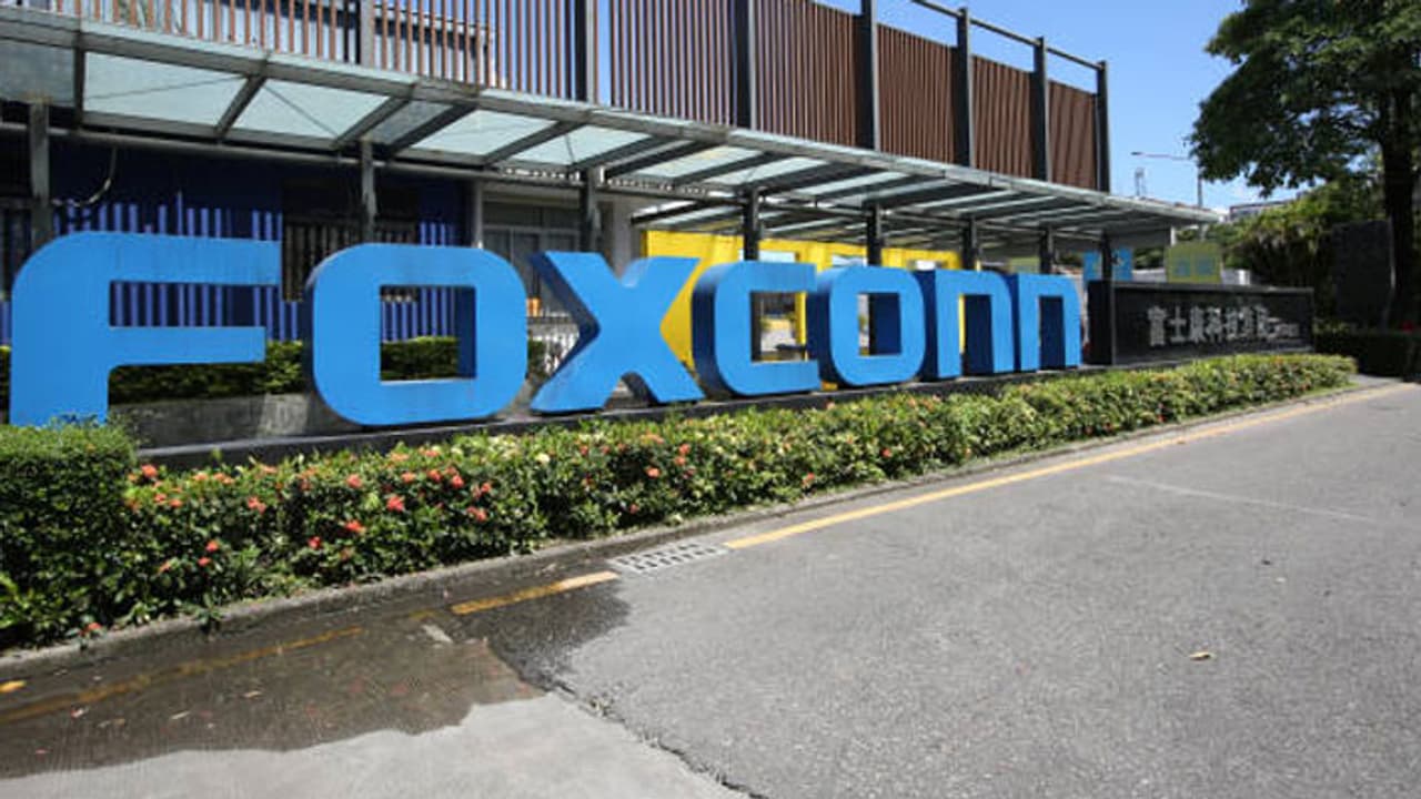 Foxconn signs Rs 1,600 crore deal to set up manufacturing facility in ...