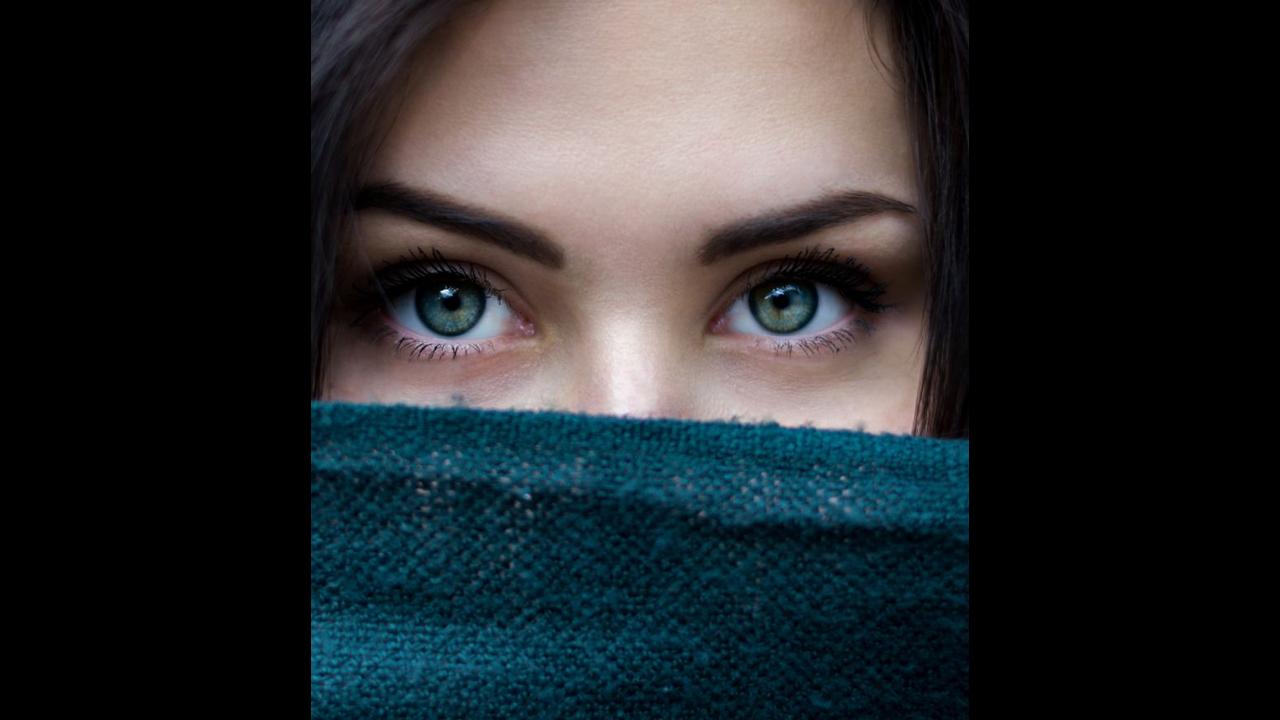 Women's Eye Blinking Reasons : பெண்களின் இடது கண் துடித்தால் என்ன நடக்கும் .? அதிஷ்டத்தை ...