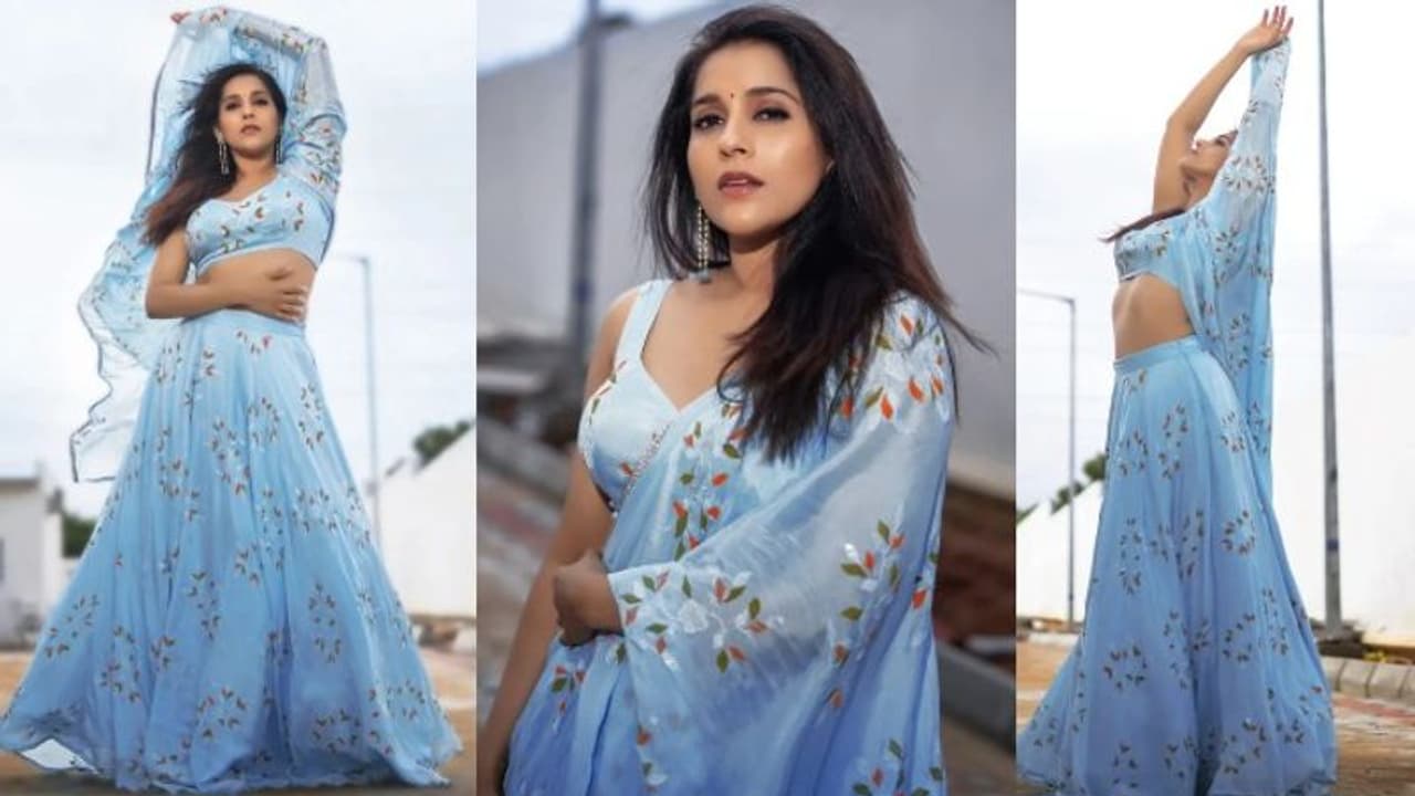 లెహంగా వోణీలో రష్మీ ‘జబర్దస్త్’ ఫోజులు.. ట్రెడిషనల్ లుక్ లోనూ మతులు ...