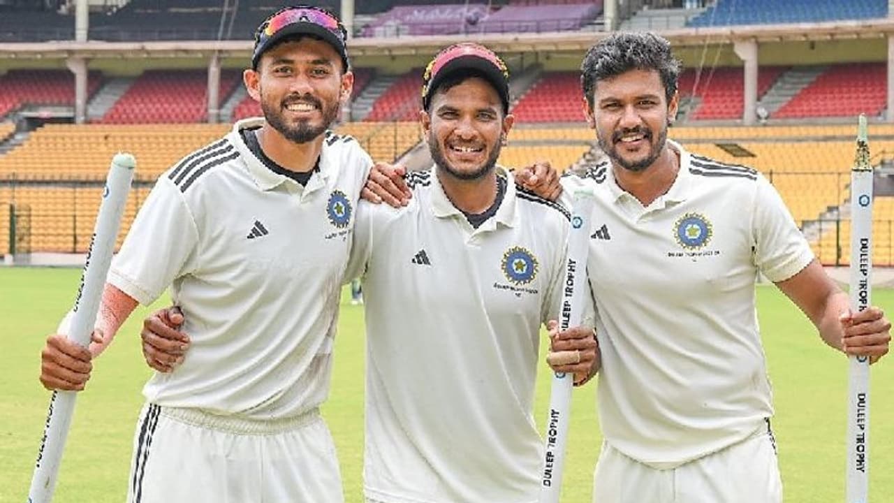 ದುಲೀಪ್ ಟ್ರೋಫಿಯಲ್ಲಿ ಕನ್ನಡದ ತ್ರಿಮೂರ್ತಿಗಳ ಕಮಾಲ್..! ಕರ್ನಾಟಕದಲ್ಲಿ ಮತ್ತೆ ...