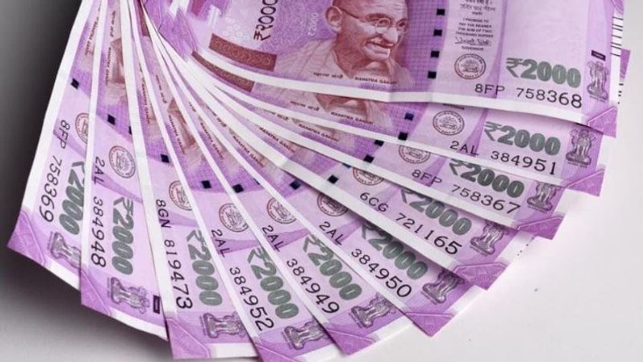 2000 രൂപ നോട്ടുകൾ ഇന്ന് മുതൽ സ്വീകരിക്കില്ല; ക്യാഷ് ഓൺ ഡെലിവറി ചെയ്തവ ...