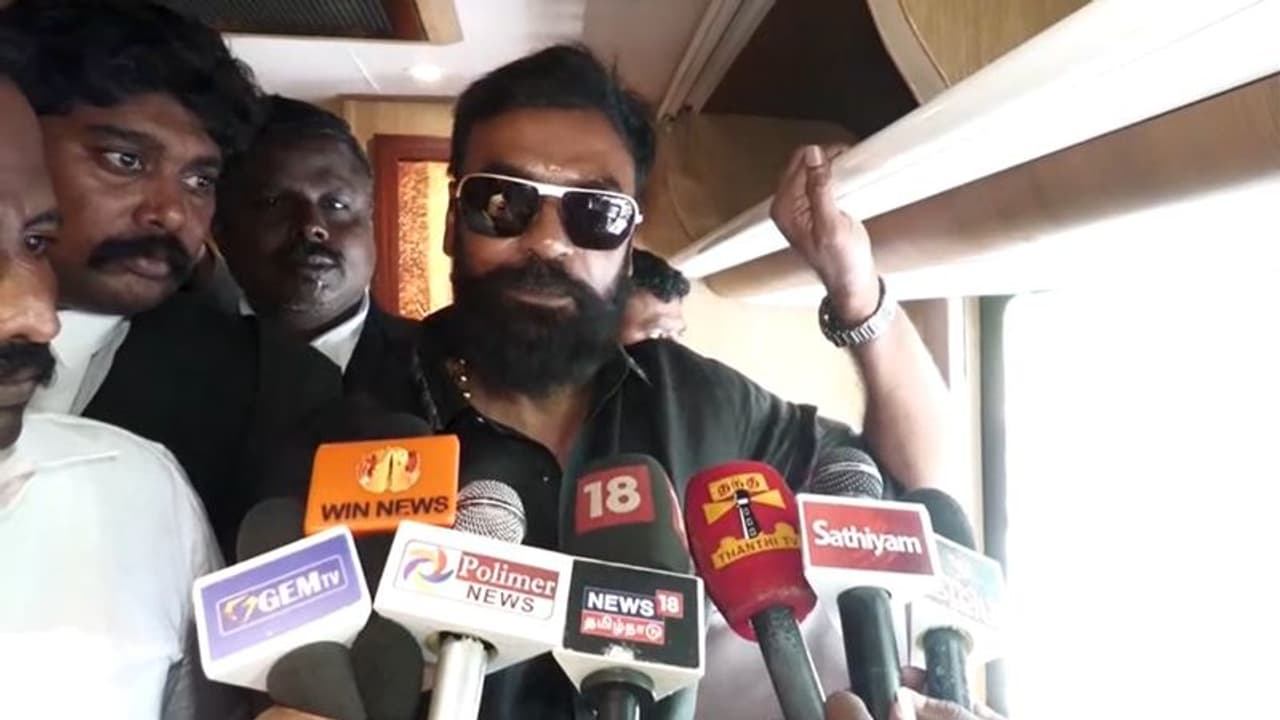 சொகுசு கேரவனில் நீதிமன்றத்திற்கு வந்த ராக்கெட் ராஜா; சட்டமன்ற தேர்தலில் ...