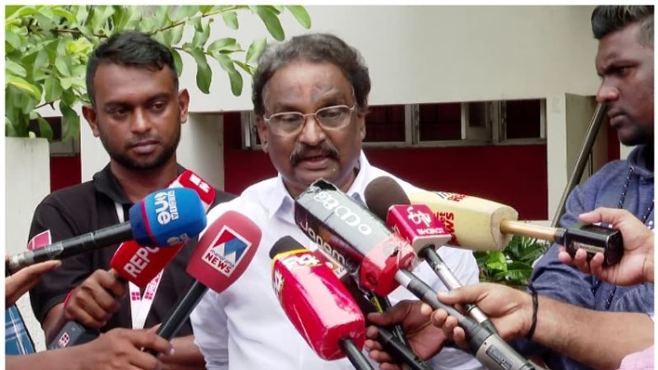 വീണ വിജയൻ പണം കൈപ്പറ്റിയ സംഭവം; പിണറായിയുടെ മറുപടി ഭയന്നാണ് അടിയന്തര ...