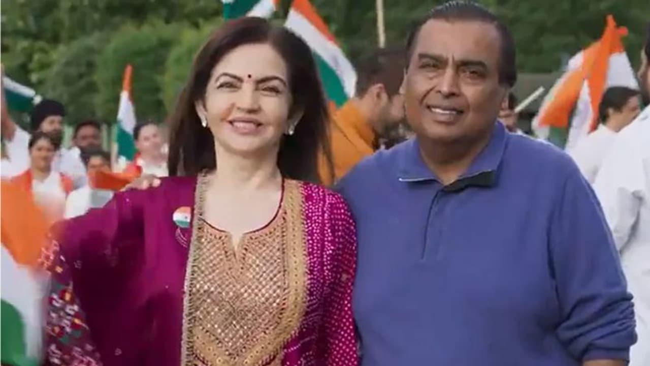 WATCH: How Mukesh Ambani and Nita Ambani celebrated India's 77th ...