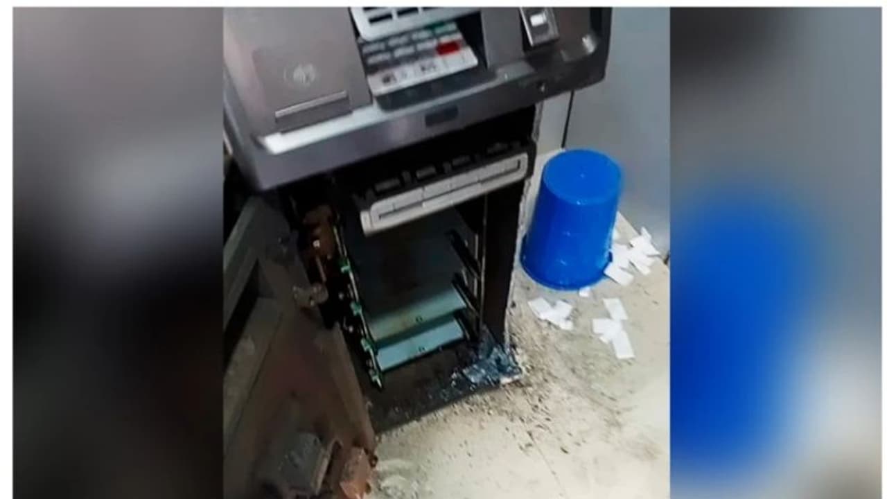 ATM Robbery in Vain: വന്‍ പദ്ധതികളോടെ എടിഎം മോഷണം, സിസിടിവിയും തകര് ...