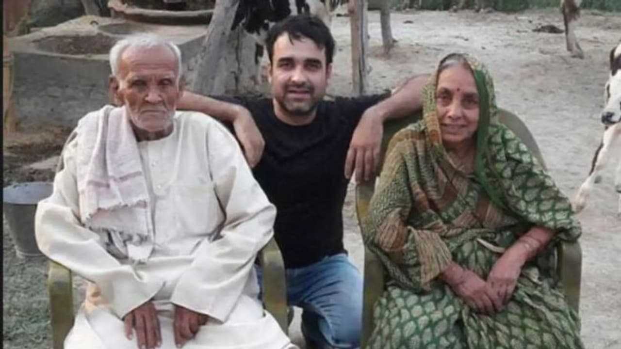 'OMG 2' star Pankaj Tripathi's father passes away; his family to ...