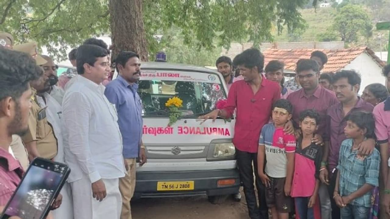 KPY Bala new ambulance : பழங்குடியின மக்களுக்காக புது ஆம்புலன்ஸ்... பாரி வள்ளல் போல் வாரி ...