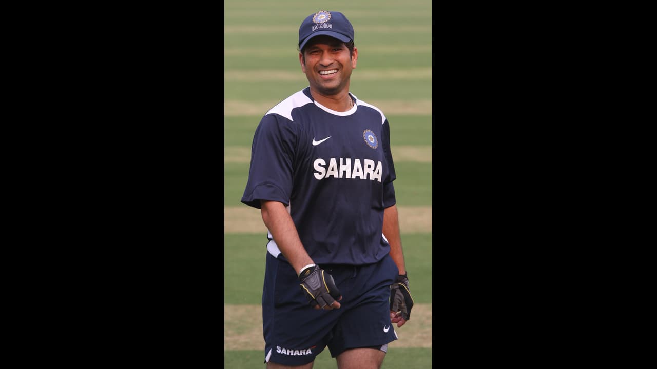 Varun Aaron: 'അന്ന് സച്ചിൻ പറഞ്ഞു, ലോകകപ്പിനായി 22 വർഷം ഞാ ...