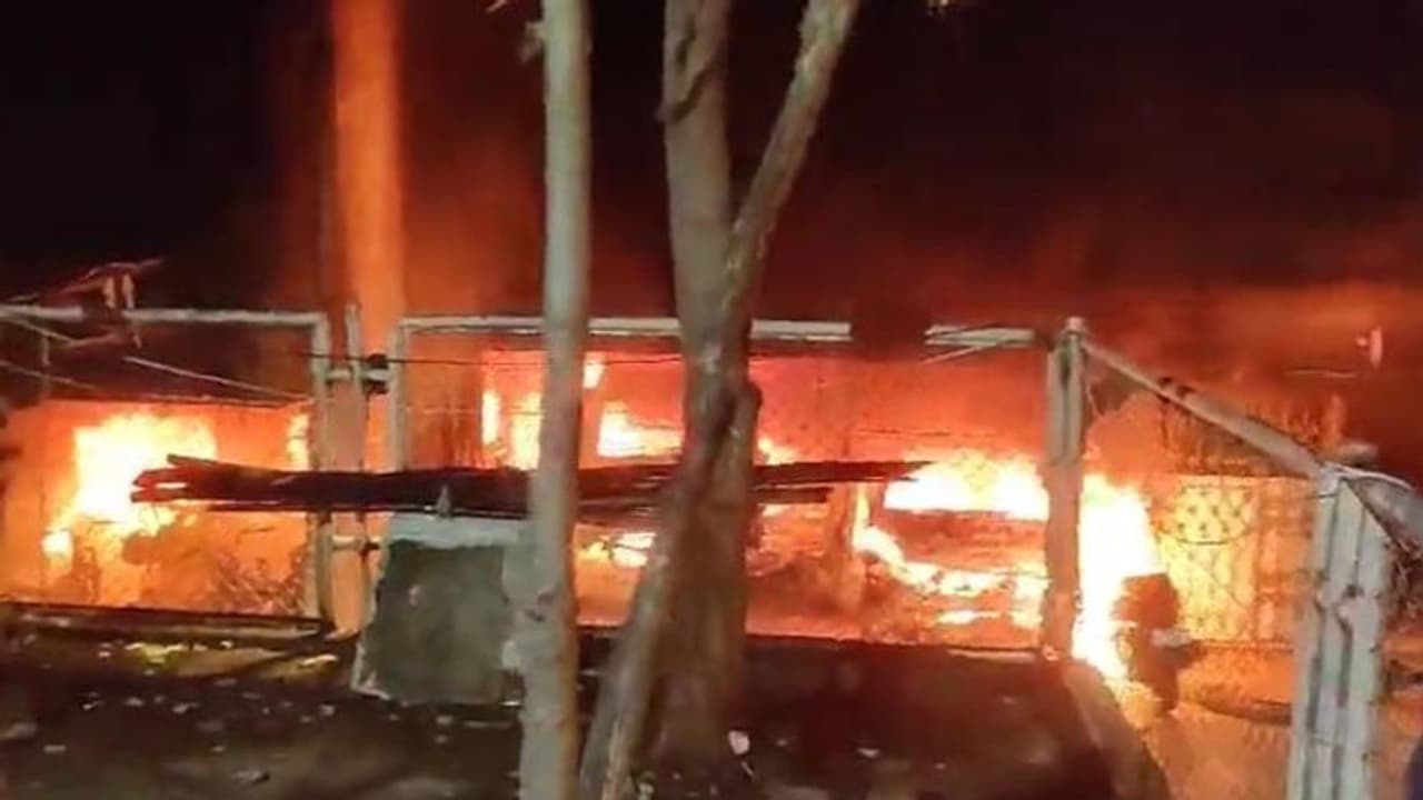 Mumbai: Massive fire at Goregaon building claims 7 lives, 40 injured ...