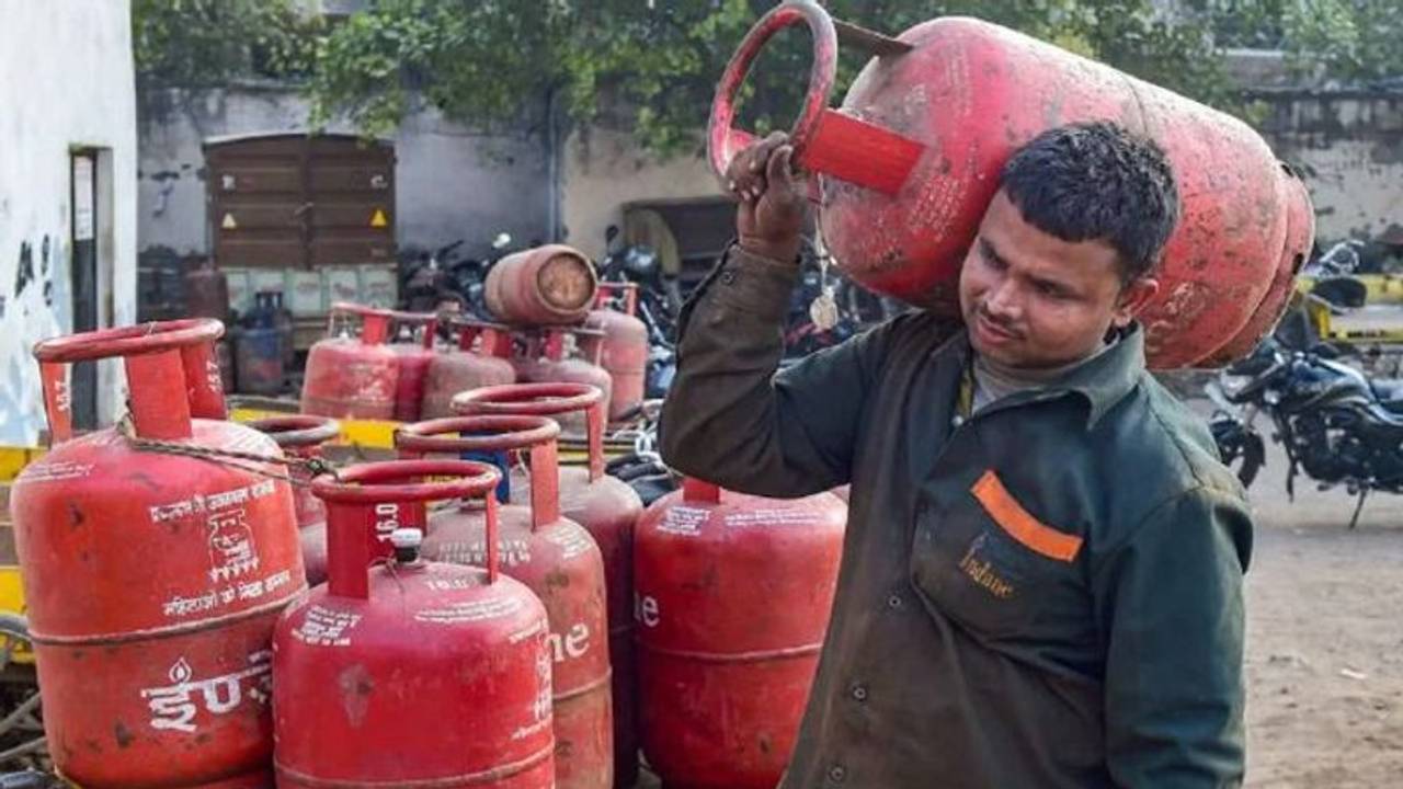 LPG Cylinder Usage Limit: How Many Gas Cylinders Can You Use in a Year ...