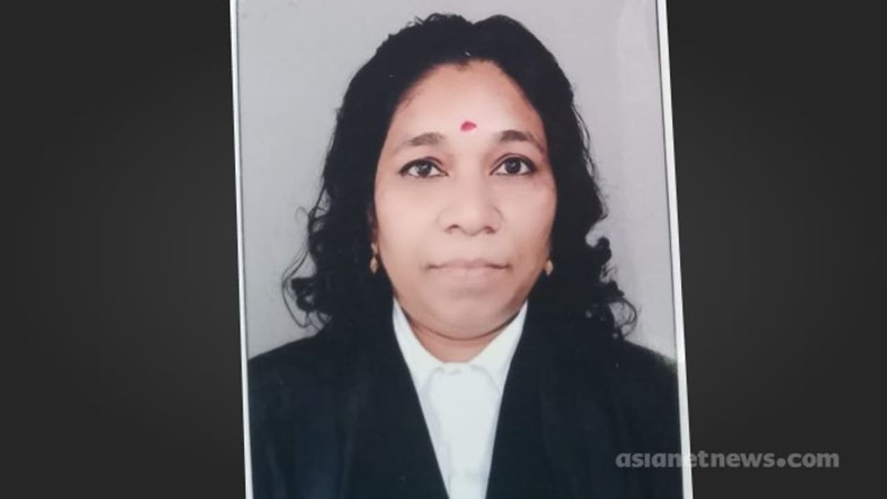 ഗുജറാത്ത്‌ ഹൈക്കോടതിയിലെ മലയാളിയായ വക്കീൽ ഷീജ ഗിരീഷ് നായർ സുരക്ഷിത ...