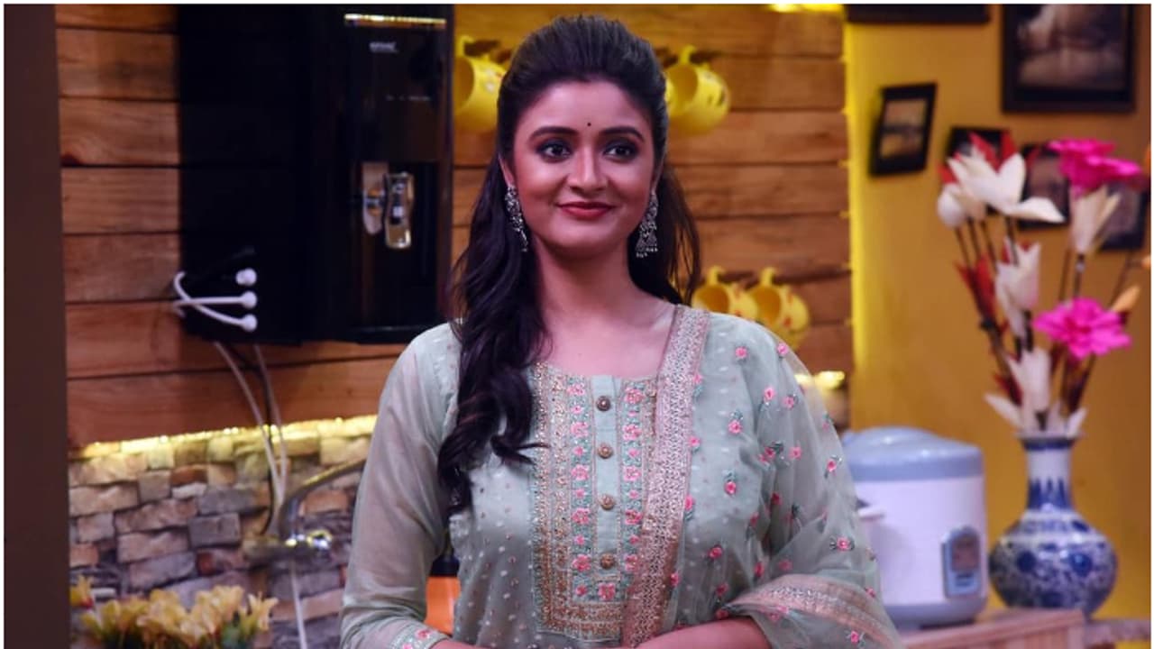 বিয়ের প্রস্তুতি তুঙ্গে, প্রকাশ্যে এল টলি অভিনেত্রী শ্রীপর্ণা রায়ের ...