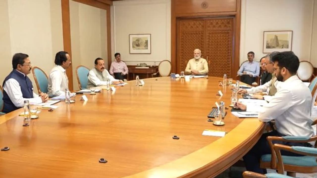 PM Modi tells ISRO: Set up Bharatiya Antariksha Station by 2035, send ...