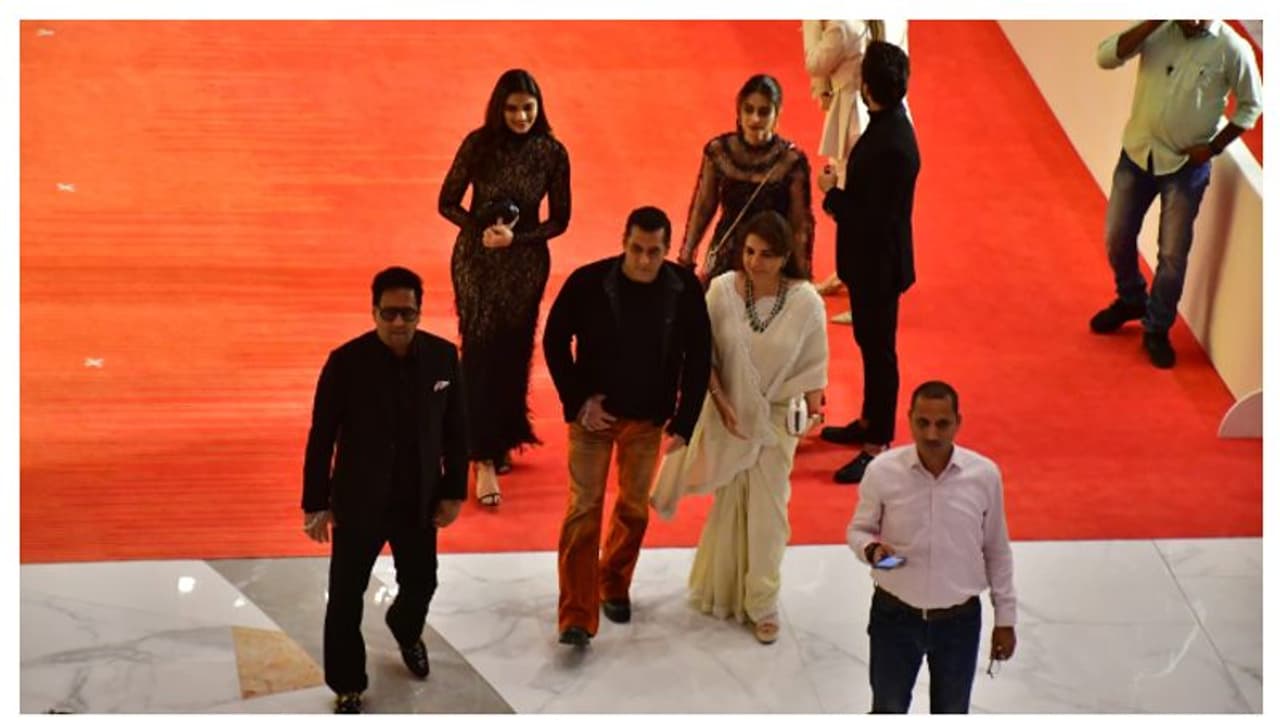 Salman Khan's swagger steals the spotlight at Mumbai's star-studded affair [WATCH] | Asianet ...