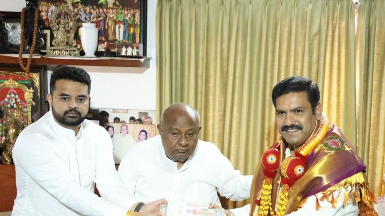 JDS MP Prajwal Revanna stresses unity, backs the BJP-JDS alliance for ...