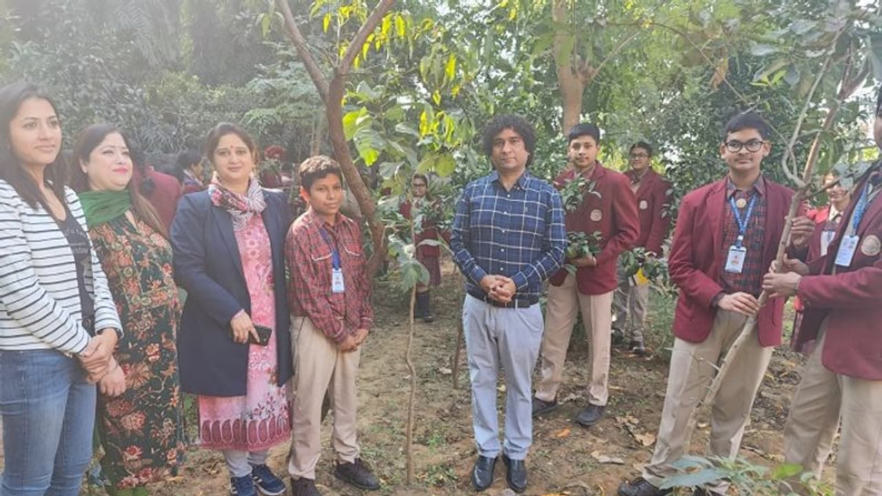 450 Forests and 750 Vertical Gardens: Tree hospitals and ambulances for ...