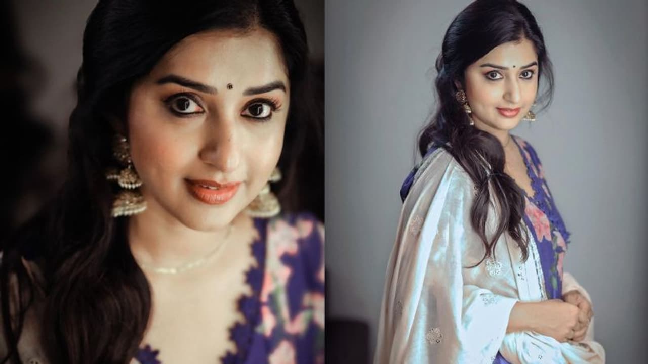 Meera Jasmine: చందమామను మింగేసిందా మబ్బులతో స్నానం చేసిందా... వైరల్ గా ...