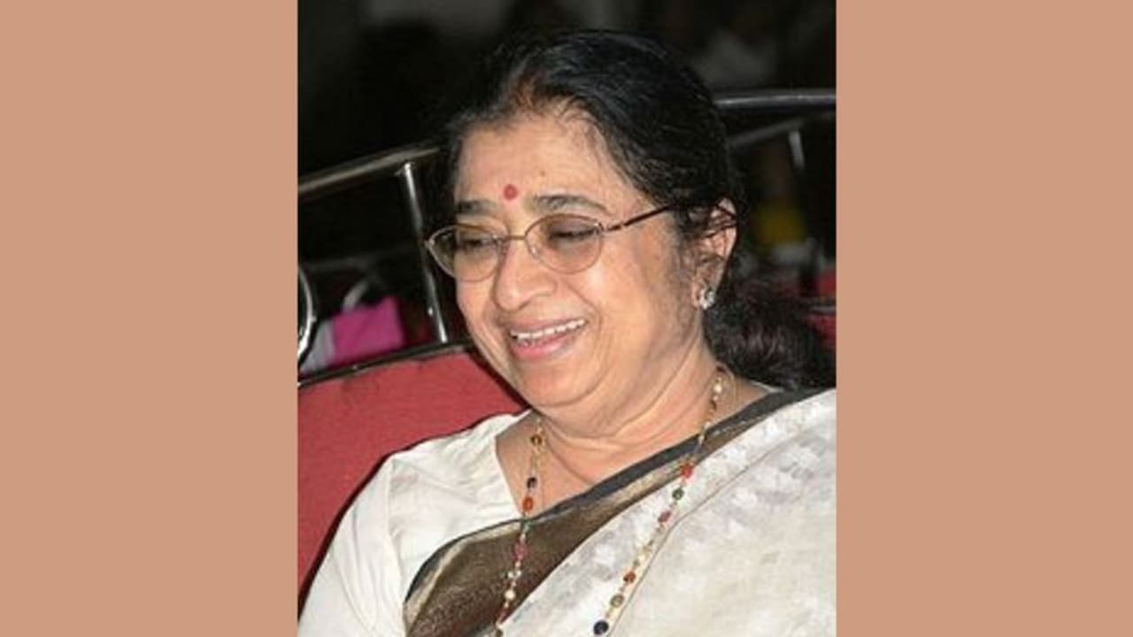 Usha Mangeshkar’s Biography | Birth | Family | Debut | Musical Career ...