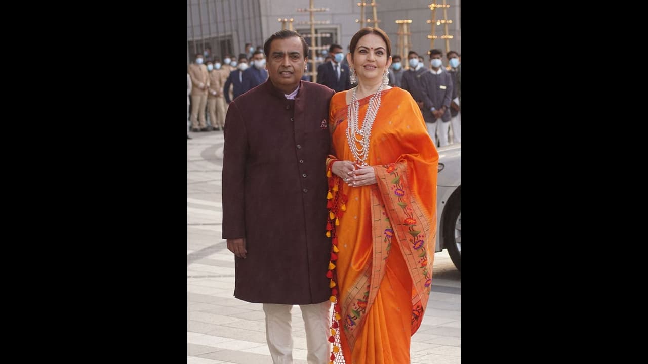 ಪ್ರಭಾವಶಾಲಿ ಕುಟುಂಬದ ಕುಡಿShamit Bhartia ಮದುವೆಯಾದ Mukesh Ambani niece ...