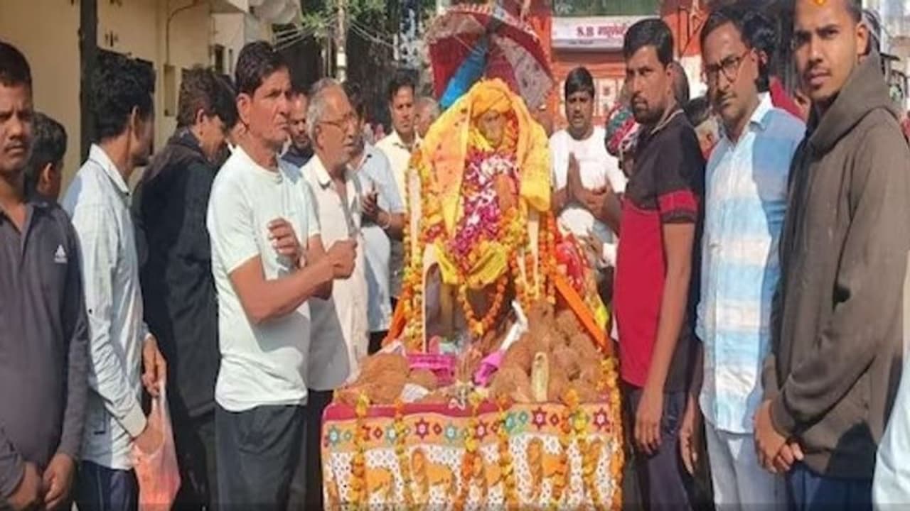 राजस्थान में यहां निकाली गई बंदर की शव यात्रा, जानें पूरा मामला ...