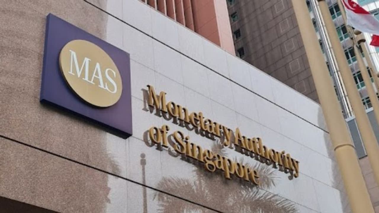 Singapore Scam in the name of MAS Officials : அரசு அதிகாரிகள் பெயரில் ...