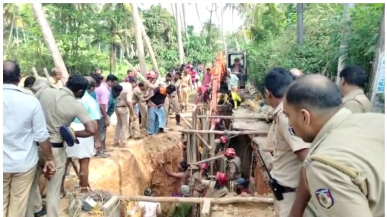 ശ്രീകാര്യത്തെ മണ്ണിടിച്ചിൽ; രണ്ടാമത്തെ തൊഴിലാളിയെയും പുറത്തെത്തിച്ചു ...