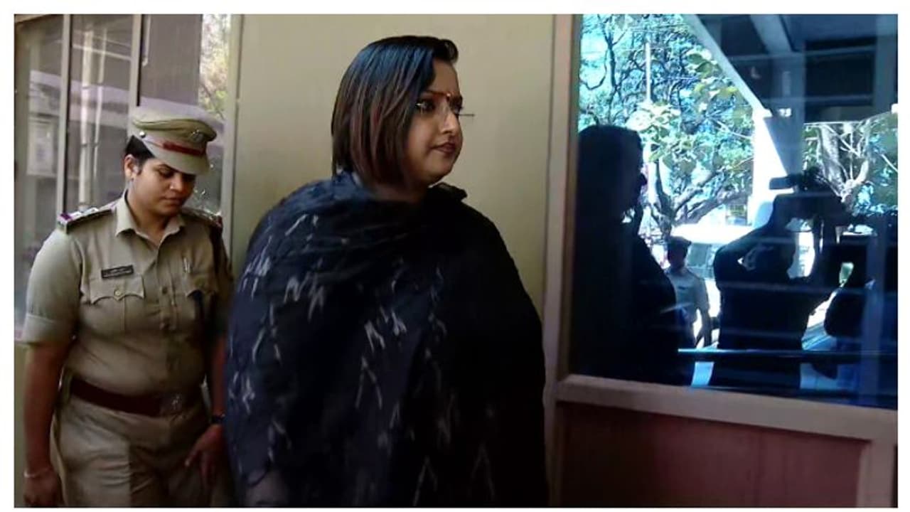 swapna suresh response after interrogation in mv govindan defamation ...