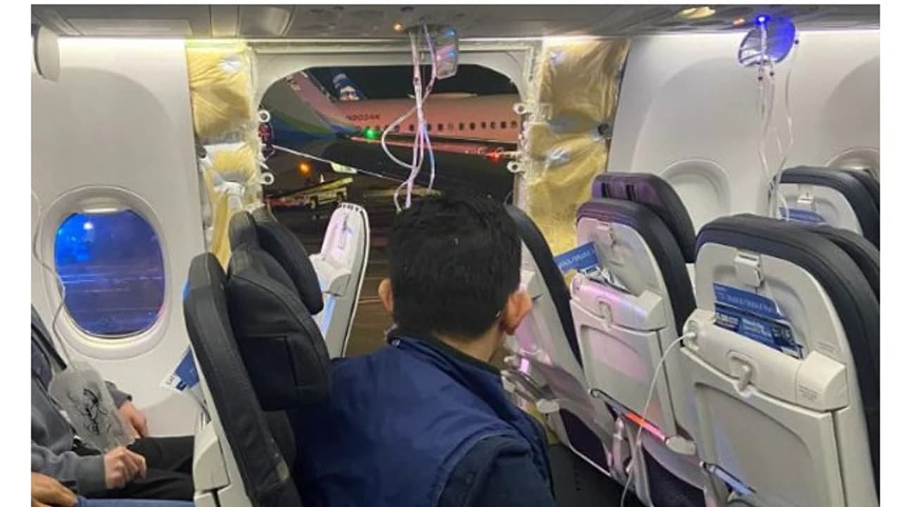 Missing bolts caused Boeing 737 Max 9 door plug blowout: NTSB Report | Asianet Newsable