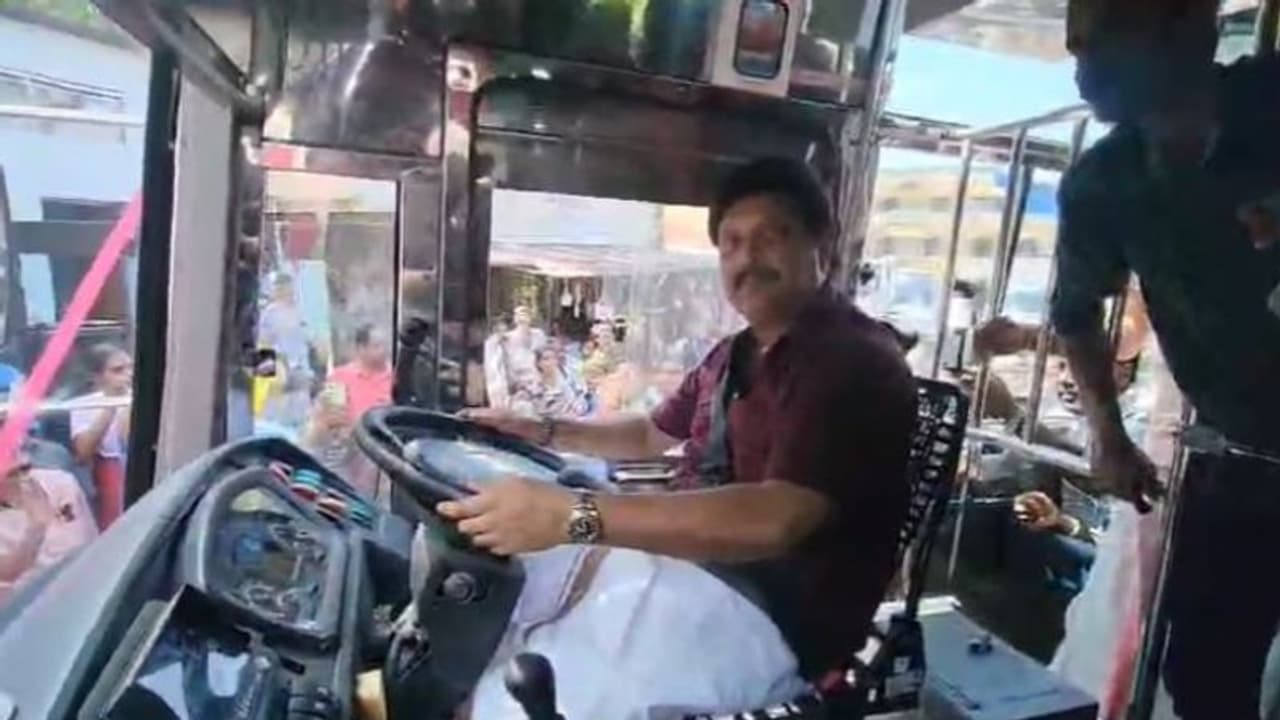 KB Ganesh Kumar: 'കെഎസ്ആര്‍ടിസി ഉദ്യോഗസ്ഥരോട് പറയാനുള്ളത് കത്തായി വരും', നാല് സ്വിഫ്റ്റ് ...