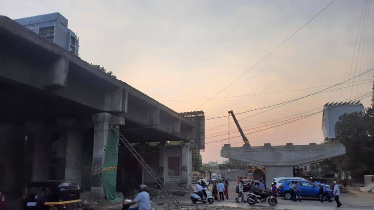 Mumbai: Barfiwala flyover, Gokhale bridge 6-feet gap causes chaos ...