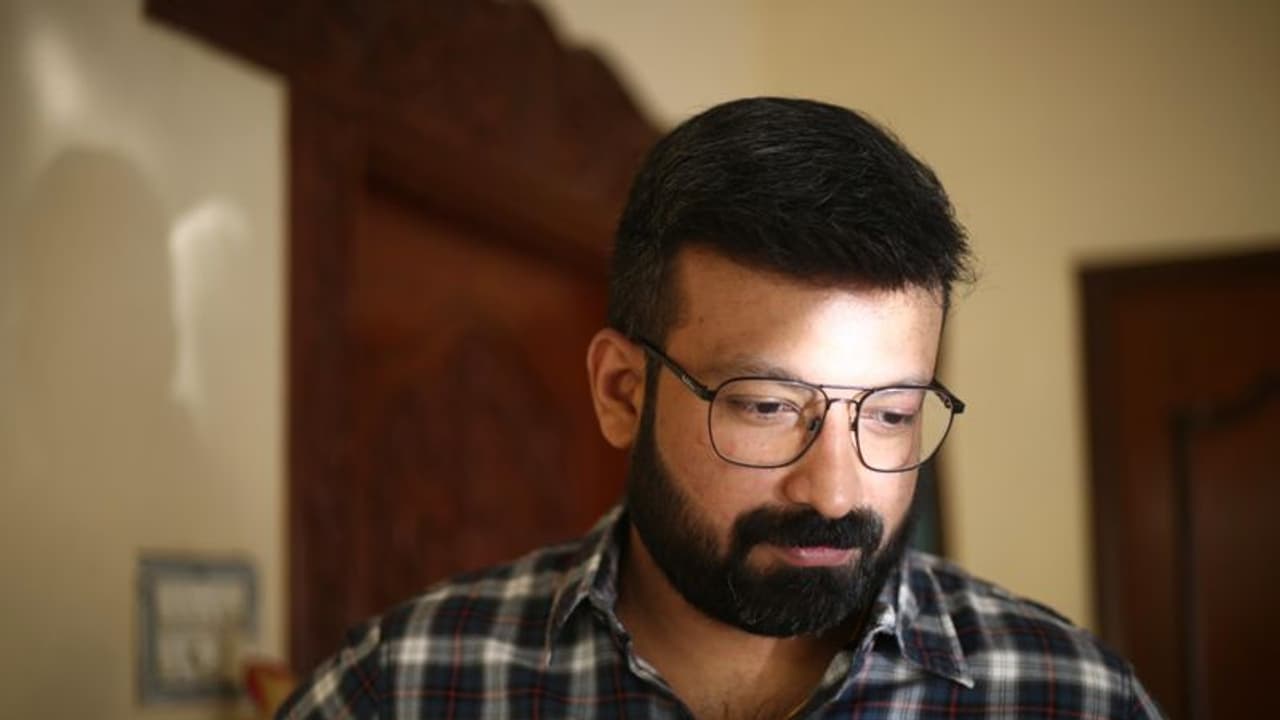 Dhibu Ninan Thomas Songs: ரிப்பீட் மோடில்... ரசிகர்கள் கேட்டு ரசித்து ...