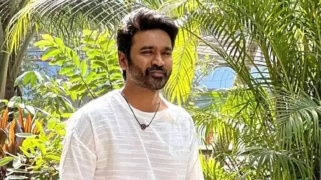 Dhanush 50th Movie First Look : உடம்பில் வழியும் ரத்தம்.. மாறுபட்ட ...