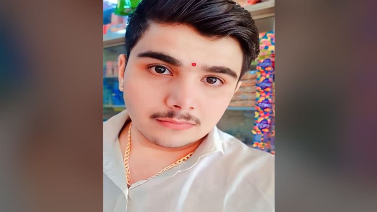 Ramesh Jetharam Solanki journey from a shopkeeper to Actor with lots of ...