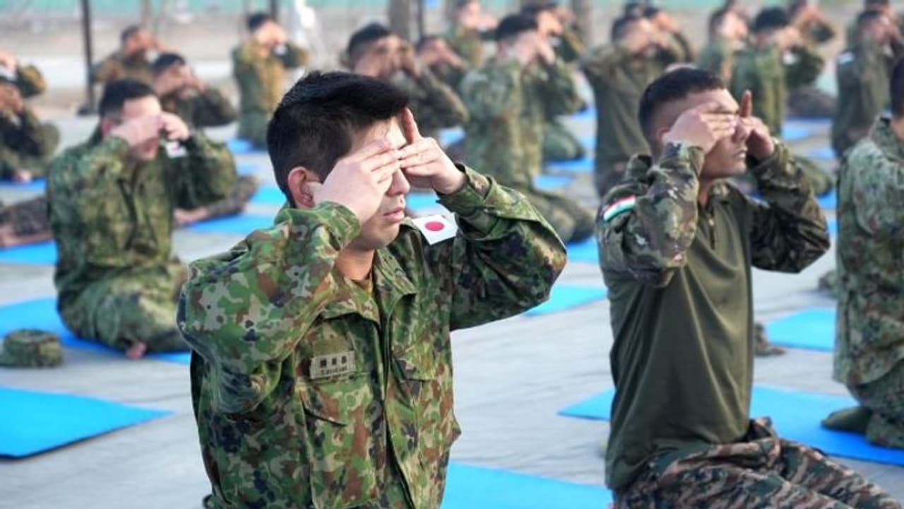 Dharma Guardian Exercise: Yoga at Pokhran (PHOTOS) | Asianet Newsable