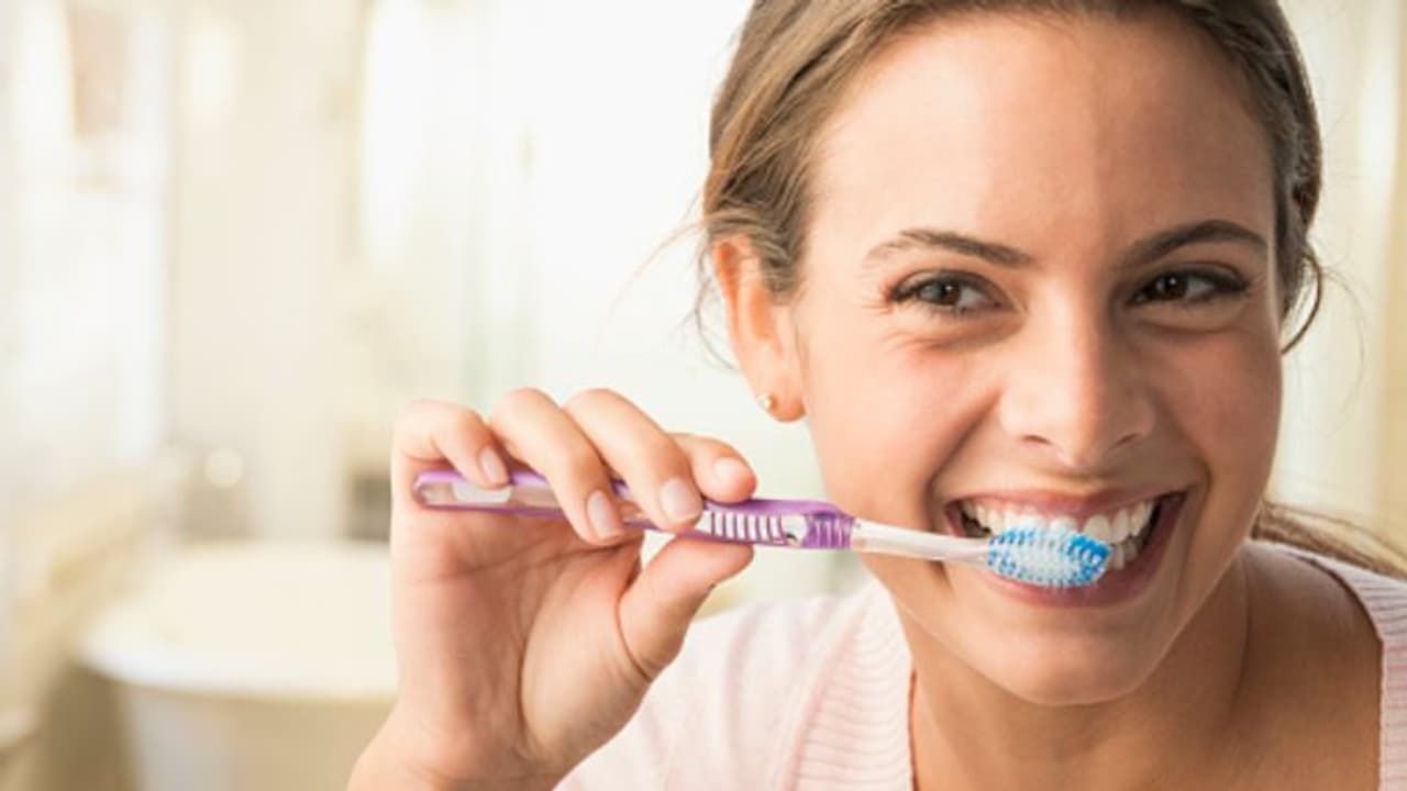 What are the health risks of not brushing your teeth regularly? Expert ...