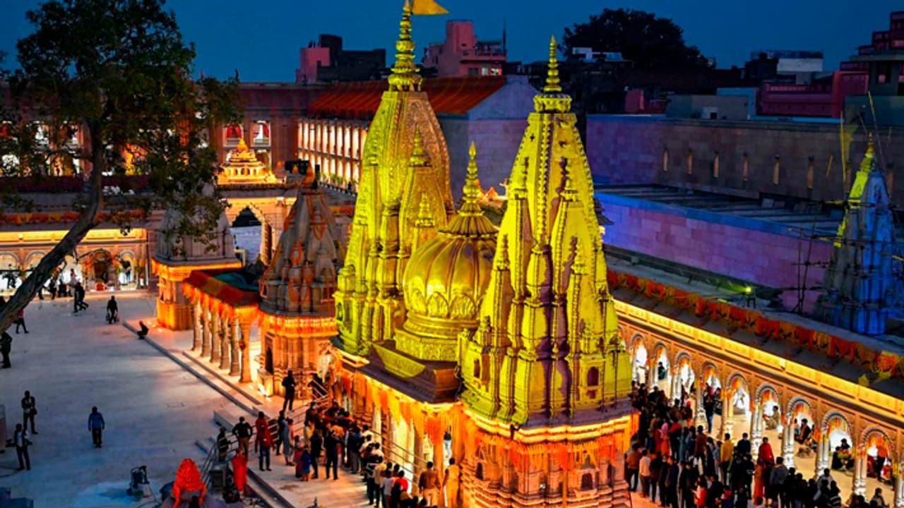 Mahashivaratri 2025: Over 11.69 lakh devotees offer prayers at Kashi ...
