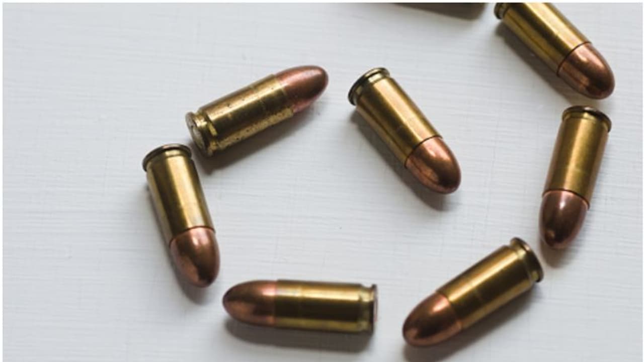 Court acquitted man caught with 20 bullets: ആ വാദം തുണച്ചു; കസ്റ്റംസ് ...