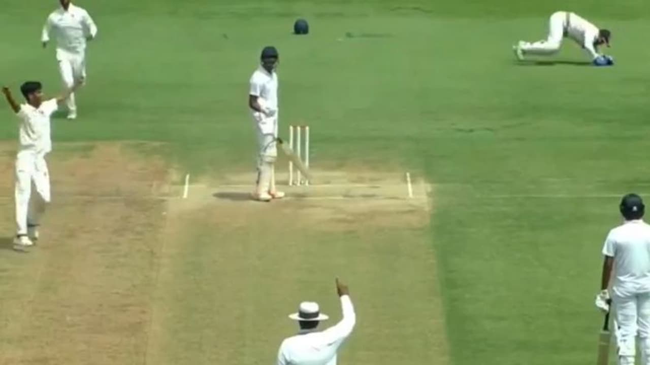 umpiring blunder in Col CK Nayudu Trophy final|എന്ത് ചതിയിത്, വിക്കറ്റ് ...
