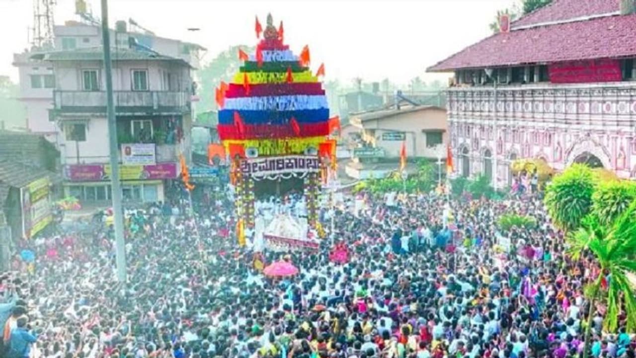 ಶಿರಸಿ ಮಾರಿಕಾಂಬಾ ಜಾತ್ರೆಯಲ್ಲಿ ಭಕ್ತಸಾಗರ: ಉಘೇ ಉಘೇ ಎಂದ ಭಕ್ತರು..! | Marikamba ...
