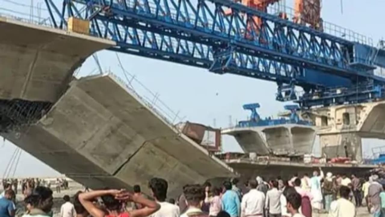 Bihar News: अब सुपौल में भ्रष्टाचार की भेंट चढ़ा निर्माणाधीन पुल, अब तक ...